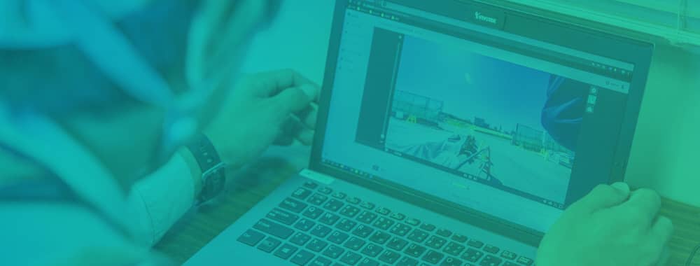 現場向けウェアラブルカメラSafie Pocket | 遠隔業務・遠隔支援を変えていく